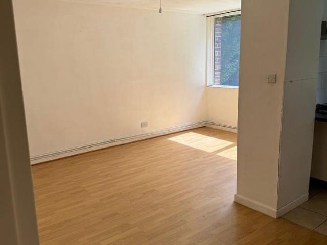 1 Bed Flat, Carlton Court, SE19