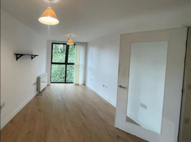 1 Bed Flat, Carter House, SW11