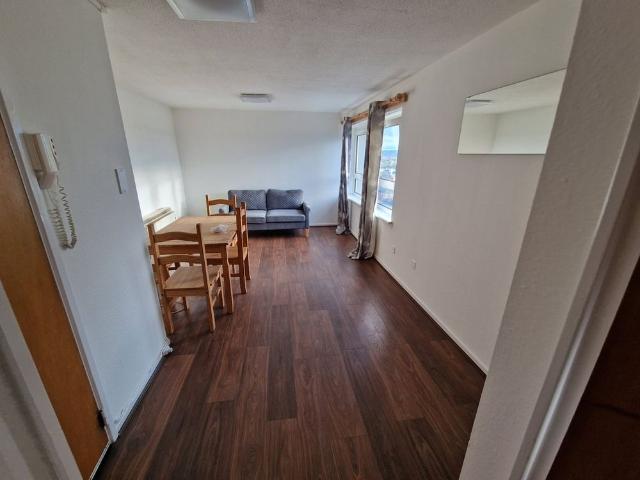 1 Bed Flat, Cathkinview Place, G42
