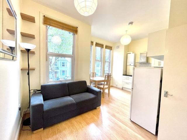 1 Bed Flat, Cavendish Road, SW12