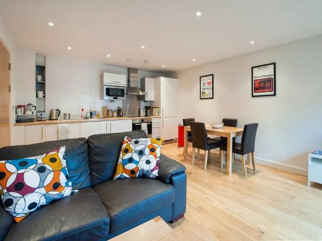 1 Bed Flat, Central Quay North, BS1