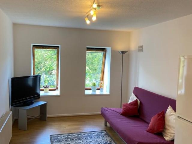 1 Bed Flat, Cheriton Court, SE12