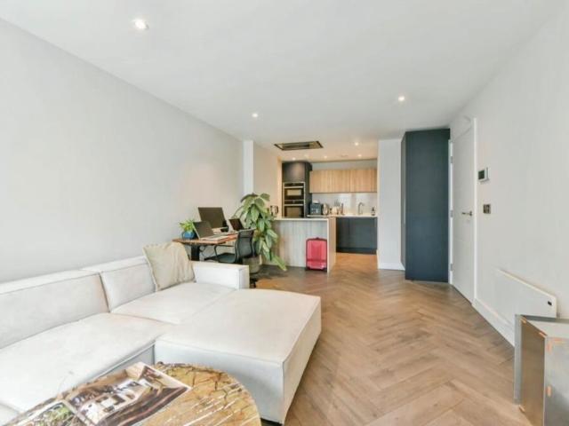 1 Bed Flat, Chester Road, M15