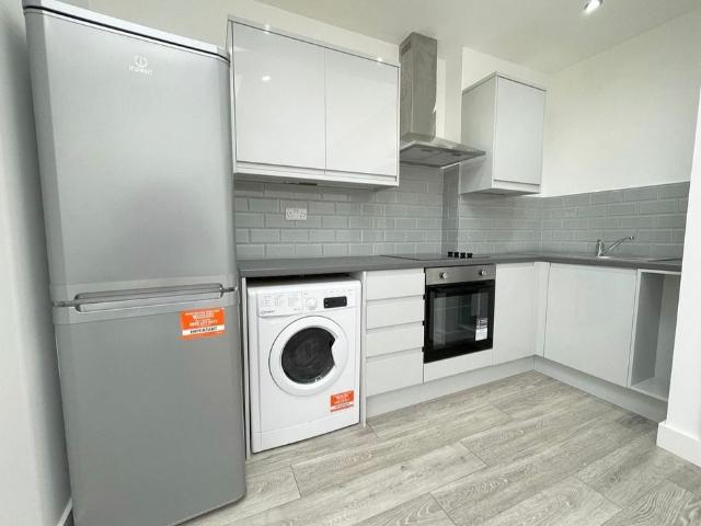 1 Bed Flat, Chingford Road, E17