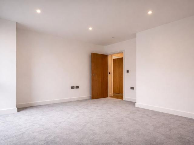 1 Bed Flat, Christchurch Avenue, NW6