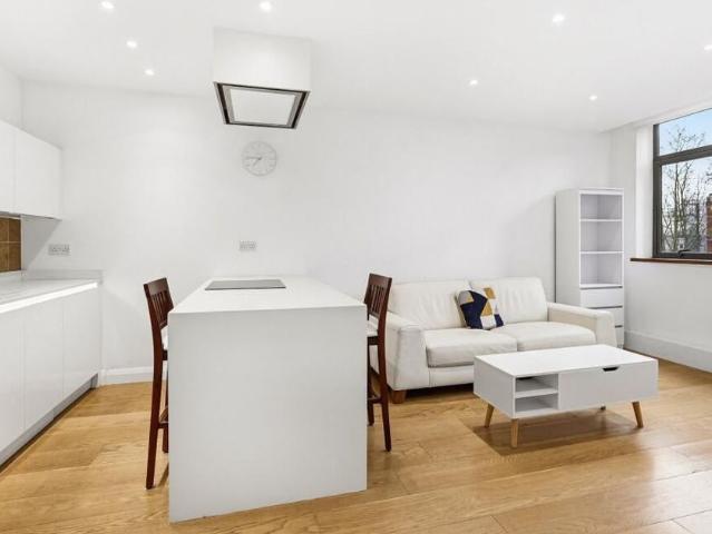 1 Bed Flat, Christchurch House, SW1H