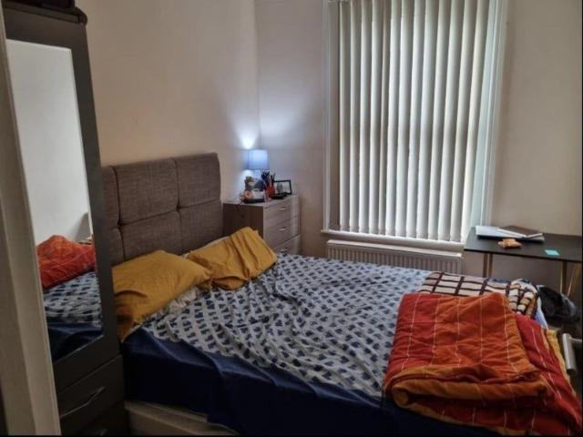 1 Bed Flat, Church Street, CR0