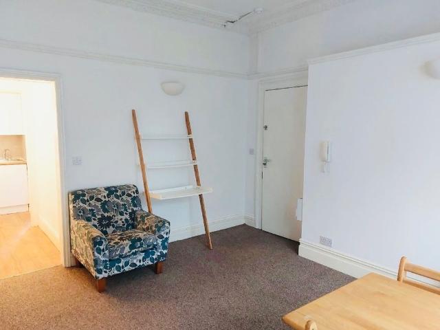 1 Bed Flat, City Road, BS2