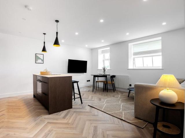 1 Bed Flat, Clapham Park Road, SW4