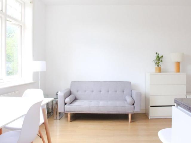 1 Bed Flat, Clarence Avenue, SW4