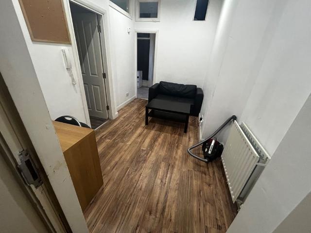 1 Bed Flat, Clarendon Road, LS2