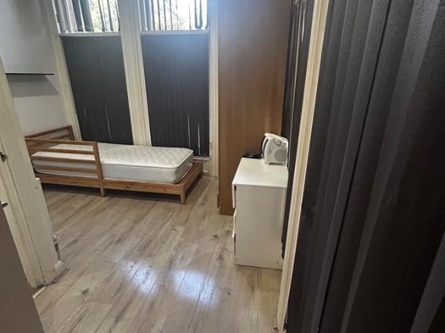 1 Bed Flat, Clarendon Road, LS2