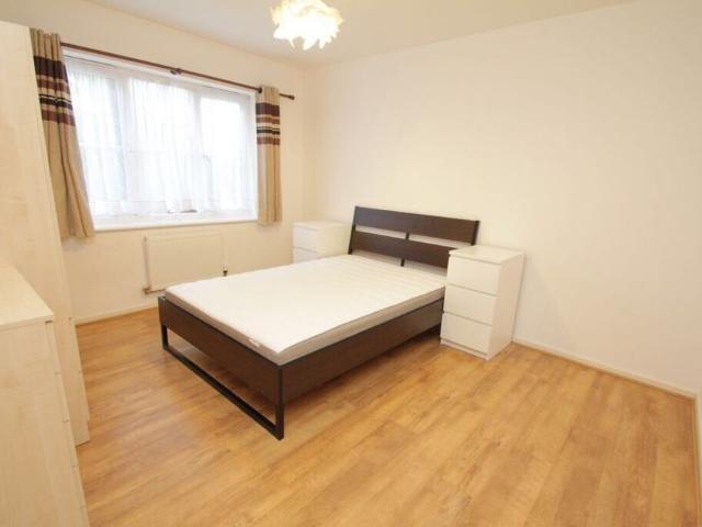 1 Bed Flat, Clark Grove, IG3