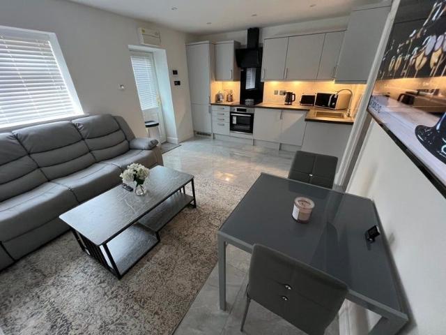 1 Bed Flat, College Park Drive, BS10