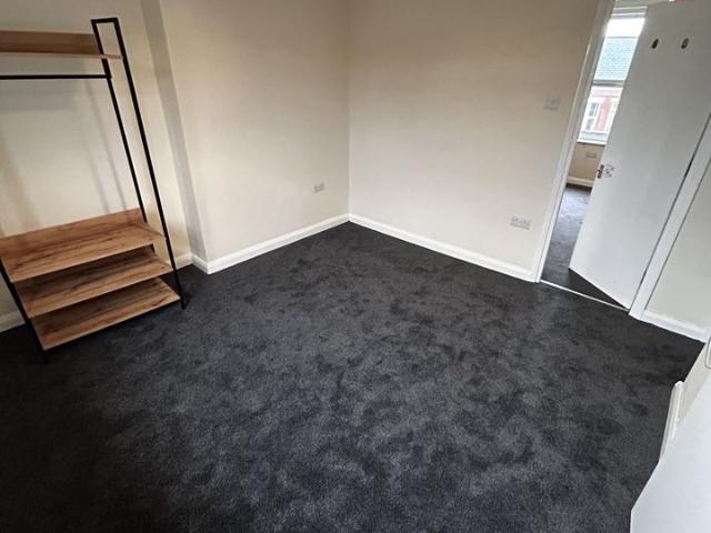 1 Bed Flat, Colwick Road, NG2