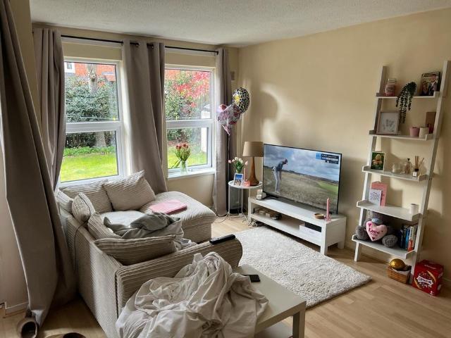 1 Bed Flat, Comb Paddock, BS9