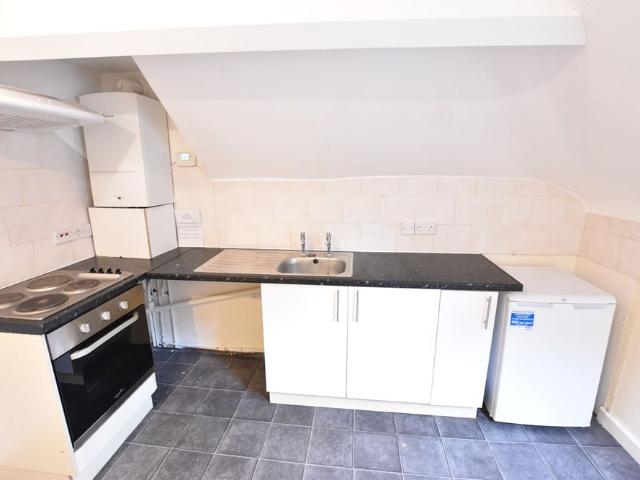 1 Bed Flat, Crescent Road, LU2
