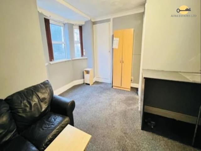 1 Bed Flat, Cromwell Road, LU3