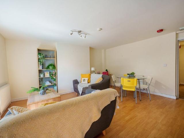 1 Bed Flat, Crookesmoor Road, S10