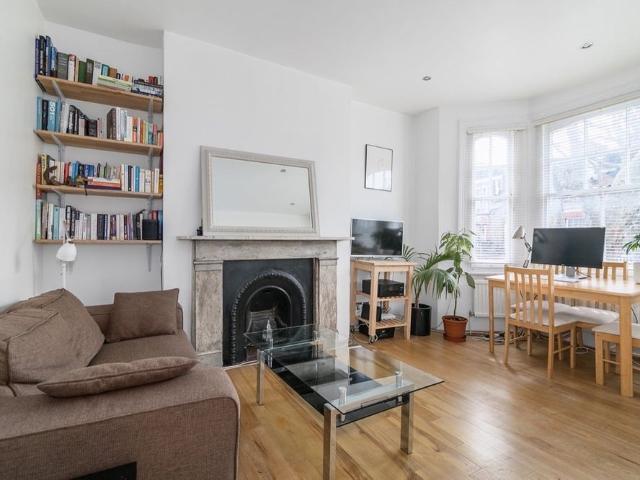 1 Bed Flat, Crookham Road, SW6