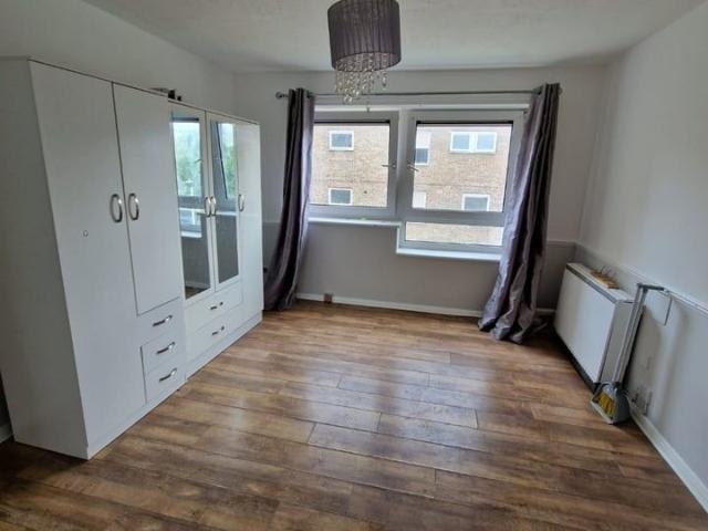 1 Bed Flat, Dumfries Street, LU1