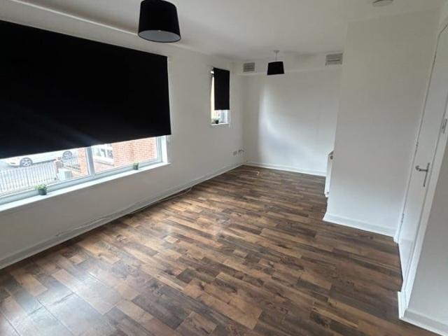1 Bed Flat, Dalveen Street, G32