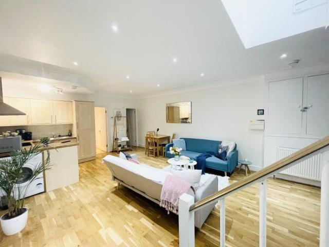 1 Bed Flat, Danbury Street, N1