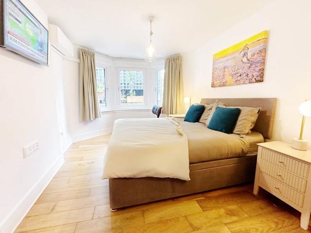 1 Bed Flat, Daneville Road, SE5