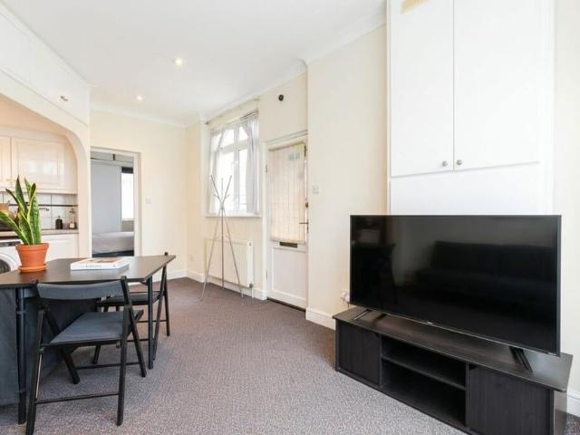1 Bed Flat, Dartmouth Road, NW2