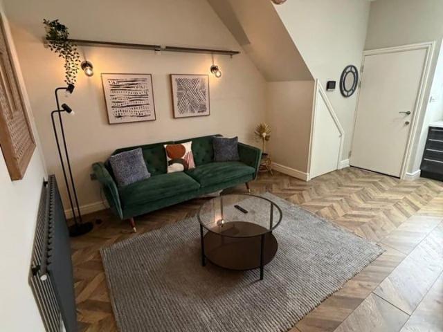 1 Bed Flat, Dawes Road, SW6