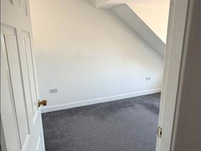 1 Bed Flat, Dolphin Road, B11