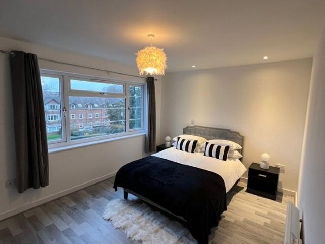 1 Bed Flat, Dorrick Court, SO15