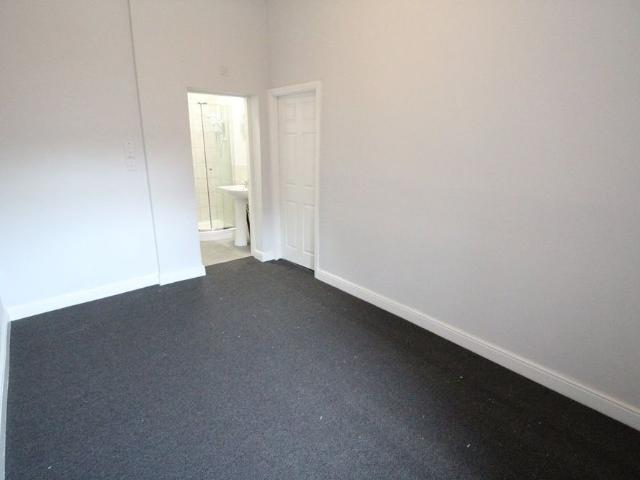 1 Bed Flat, Dovercastle, NG7