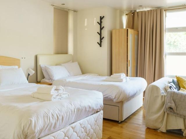 1 Bed Flat, Dryden Court, SE11
