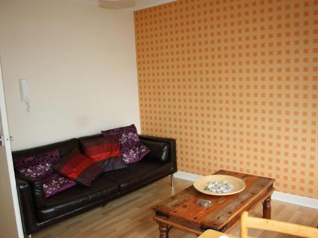 1 Bed Flat, Eastwood Avenue, G41