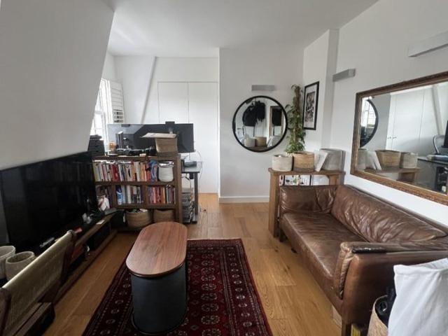 1 Bed Flat, East Street, SE17