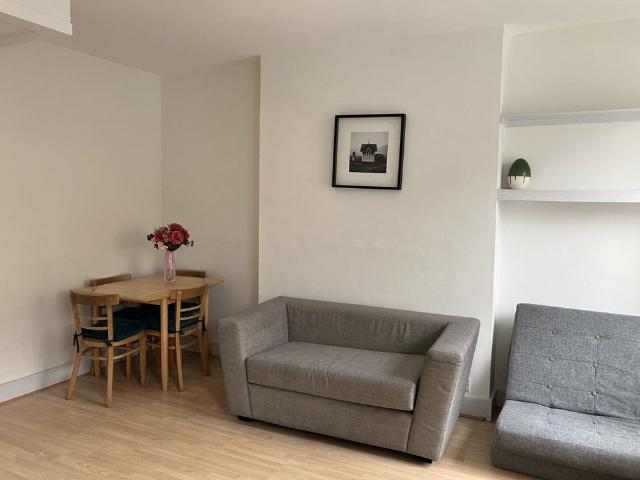 1 Bed Flat, Earls Court Road, SW5