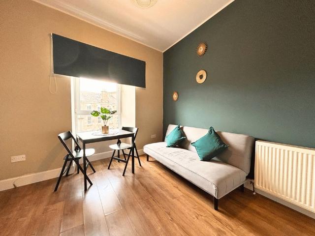 1 Bed Flat, Edinburgh, EH3