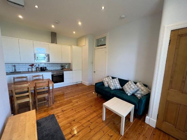 1 Bed Flat, Edinburgh, EH7
