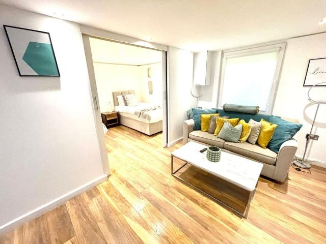 1 Bed Flat, Emmanuel Road, CB1