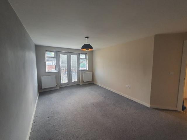 1 Bed Flat, Empire Court, LU3