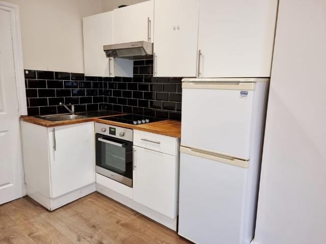 1 Bed Flat, Erleigh Road, RG1