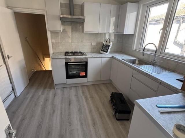 1 Bed Flat, Ernald Avenue, E6