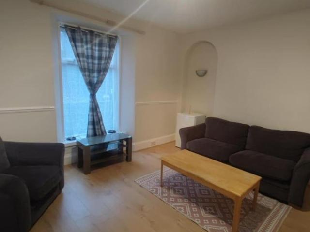 1 Bed Flat, Erskine St, AB24