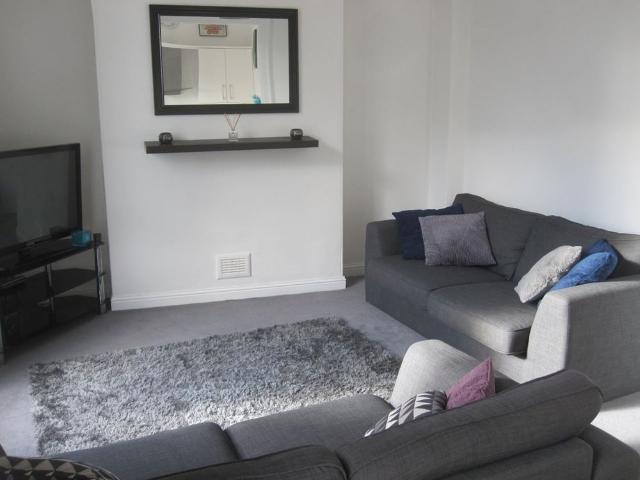 1 Bed Flat, Esslemont Avenue, AB25