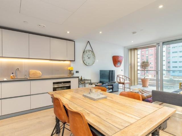 1 Bed Flat, Faraday House, SW11