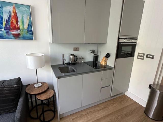 1 Bed Flat, Felt House, LU4