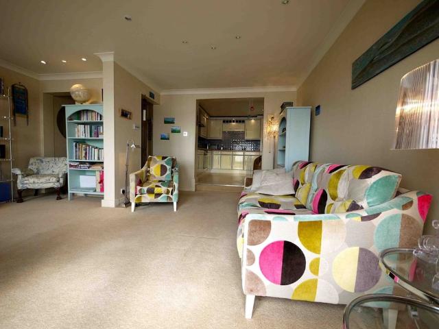 1 Bed Flat, Ferry Quay, L3