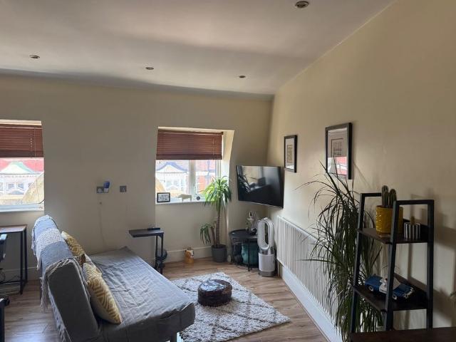 1 Bed Flat, Finchley Road, NW11