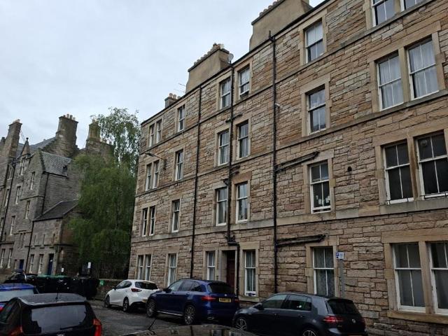 1 bed flat for rent in Sciennes